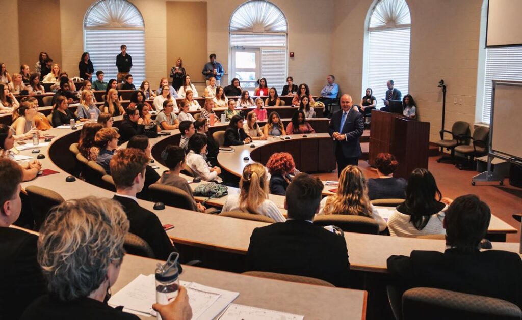 CRC Hosts 12th Annual Constitution Day Quiz Bowl - Lee University
