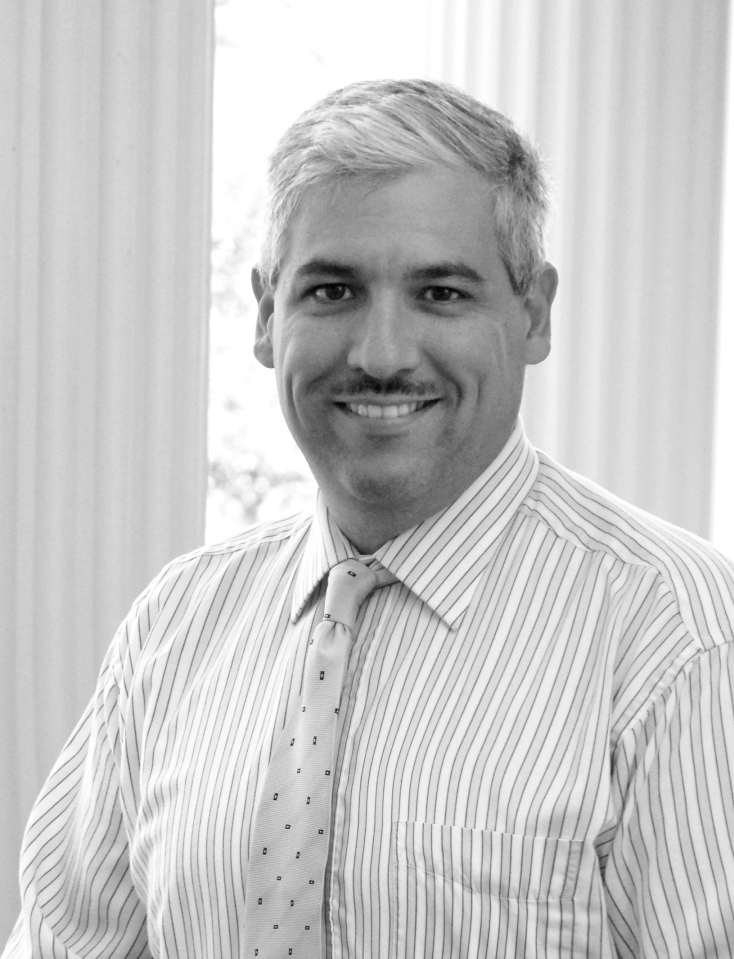 DeLaLuz Awarded Rank of Distinguished Professor - Lee University