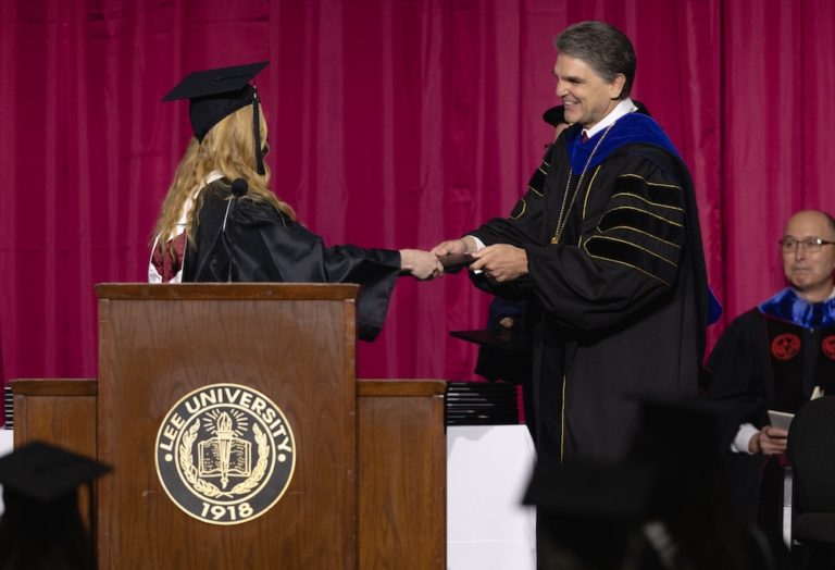 Lee Holds Six Commencement Ceremonies to Honor Grads - Lee University