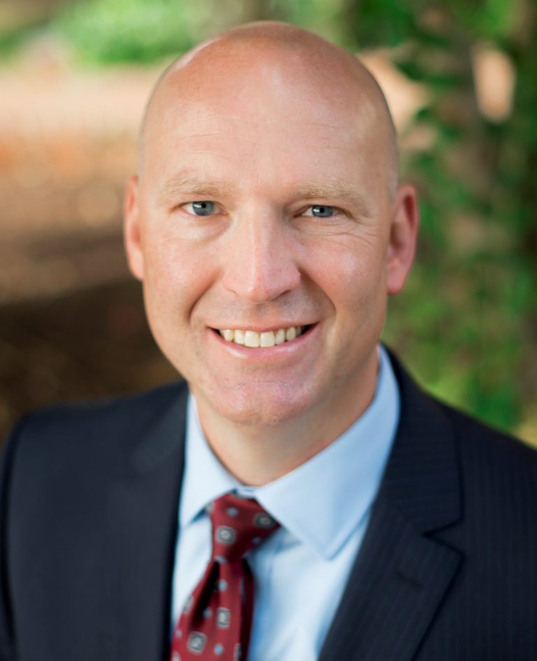 Griffith Receives Lee’s Excellence in Teaching Award - Lee University