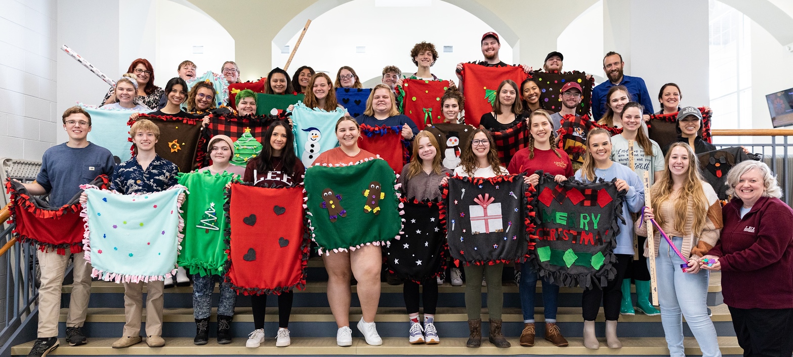 LEAP Students Make Blankets for Legacy - Lee University