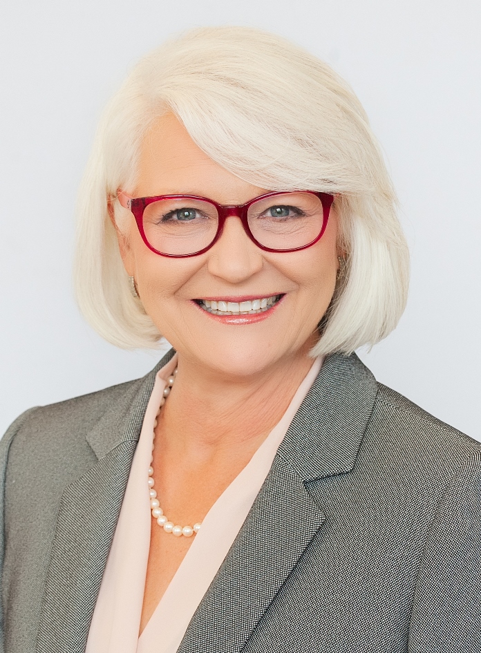 Debbie Murray's Instagram, Twitter & Facebook on IDCrawl