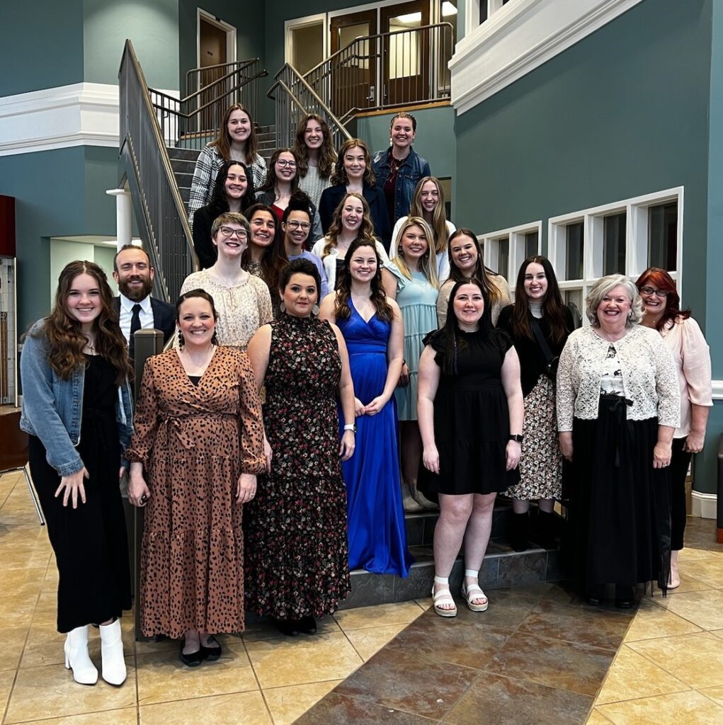 LEAP Hosts “Night to Shine” - Lee University